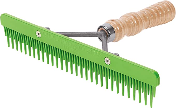 Fluffer Comb w/ Wooden Handle - Fehrway Feeds & Livestock Equipment